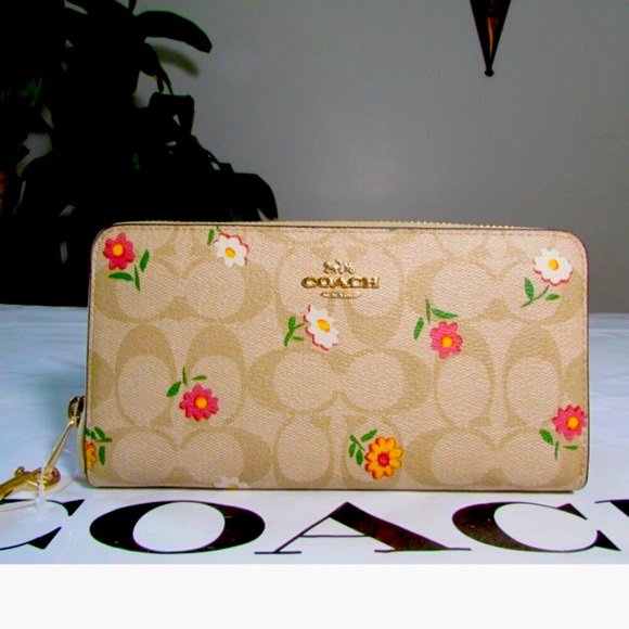 Coach | Bags | Coach Large Zip Floral Print Large Wallet | Poshmark